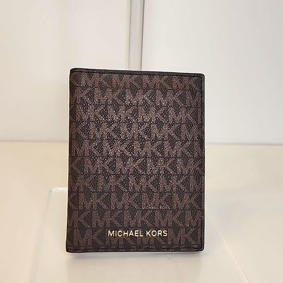 Michael Kors | Bags | Michael Kors Passportcard Holder | Poshmark